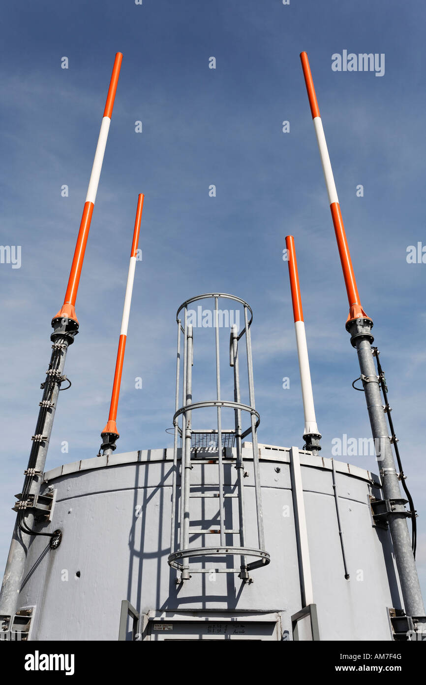 Airport radio mast hi-res stock photography and images - Alamy