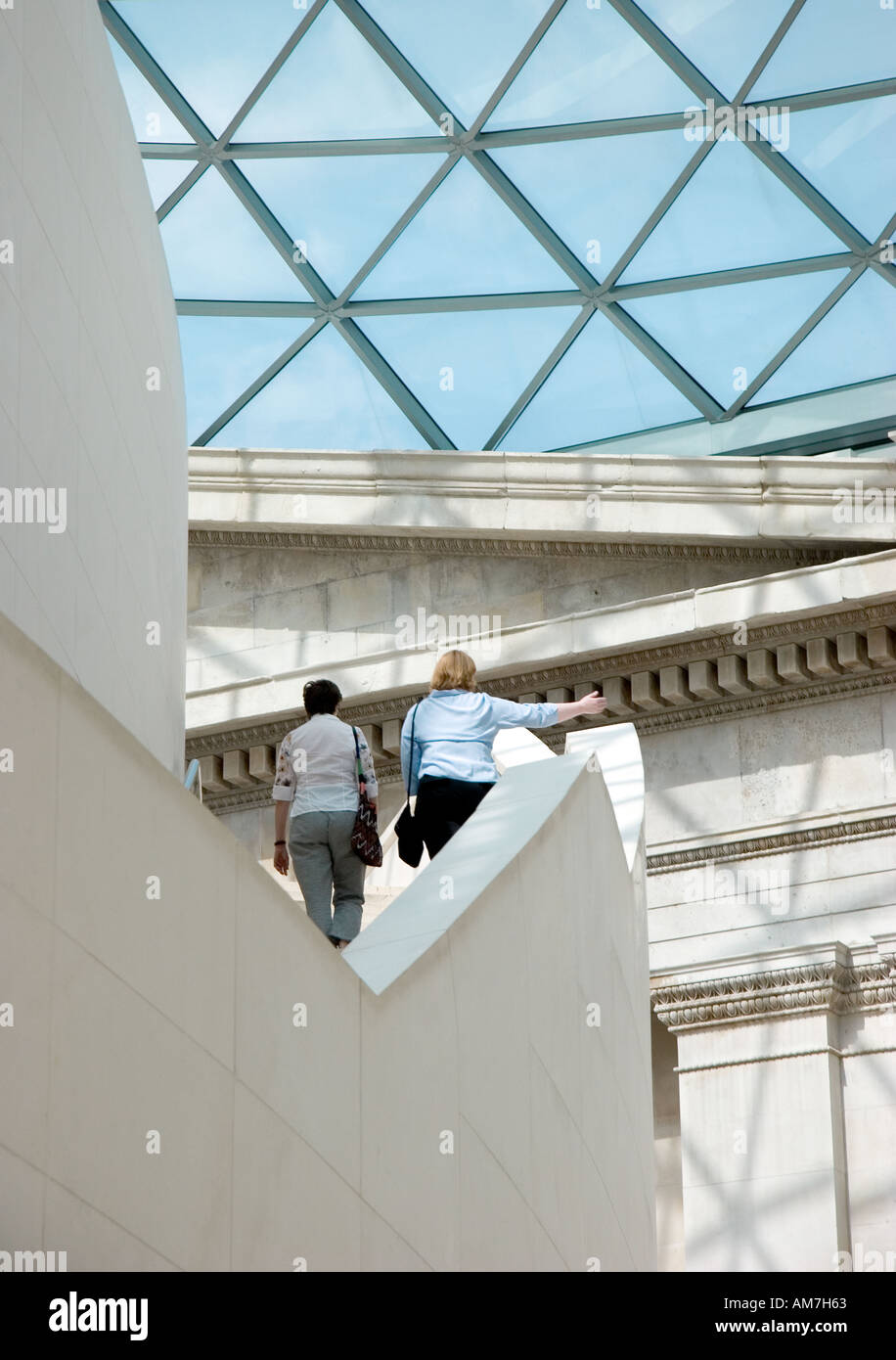 British library reading room hi-res stock photography and images - Alamy