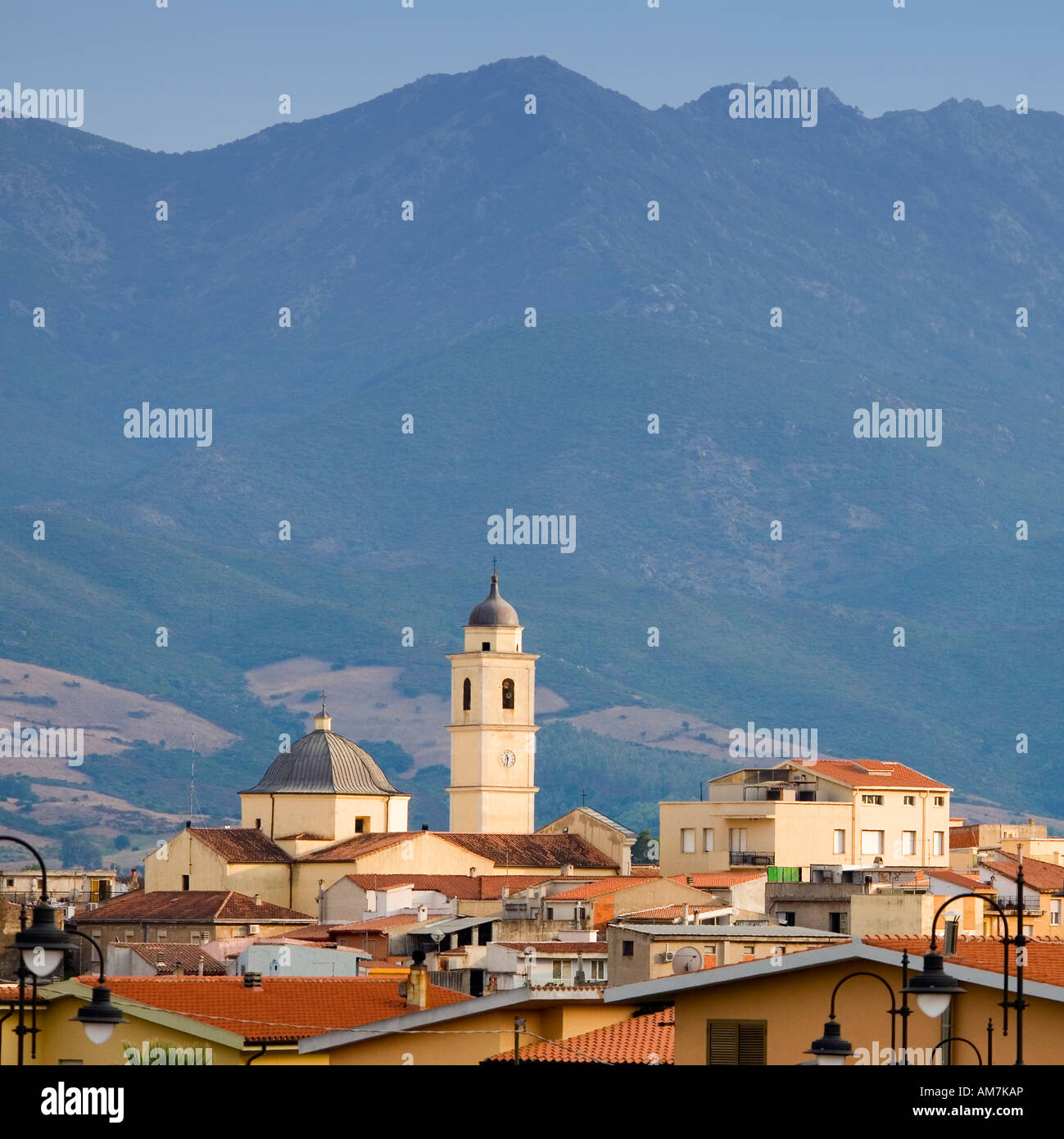 Housetops hi-res stock photography and images - Alamy