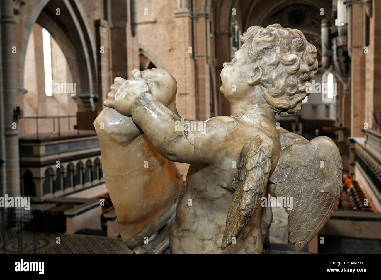 Angel with scroll hi-res stock photography and images - Alamy