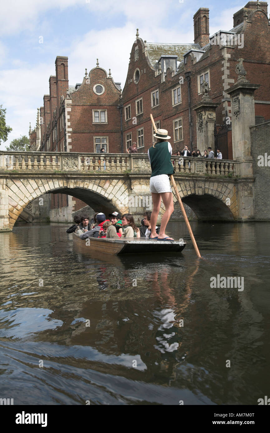 Woman Punting, River Cam, Cambridge, England Stock Photo - Alamy