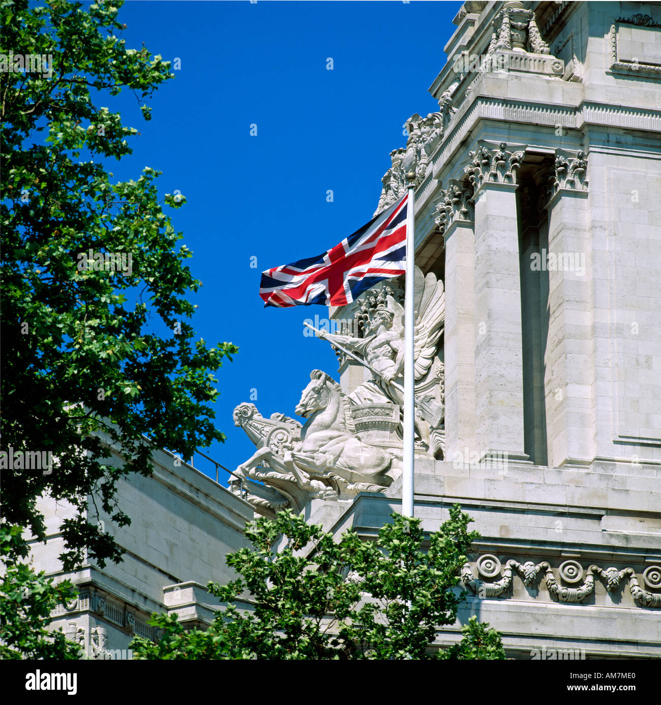 Sculpture of horses and chariot on Trinity House with Union Jack flag ...