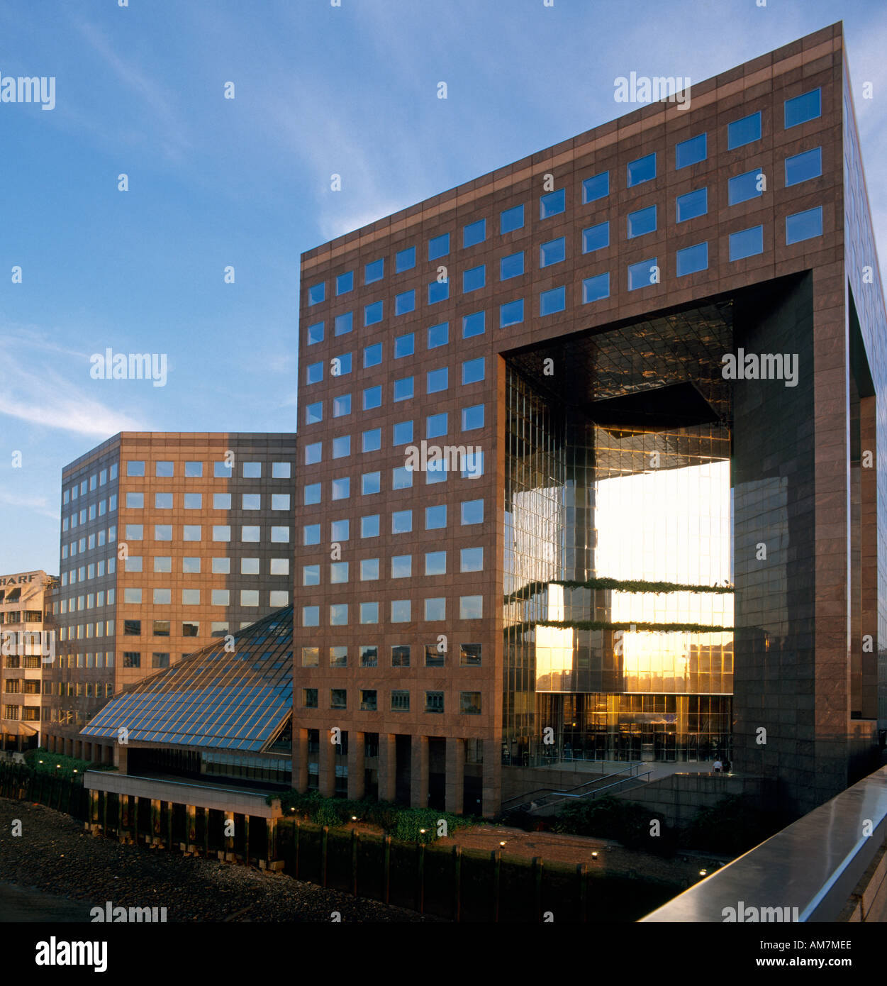 Number one london hi-res stock photography and images - Alamy