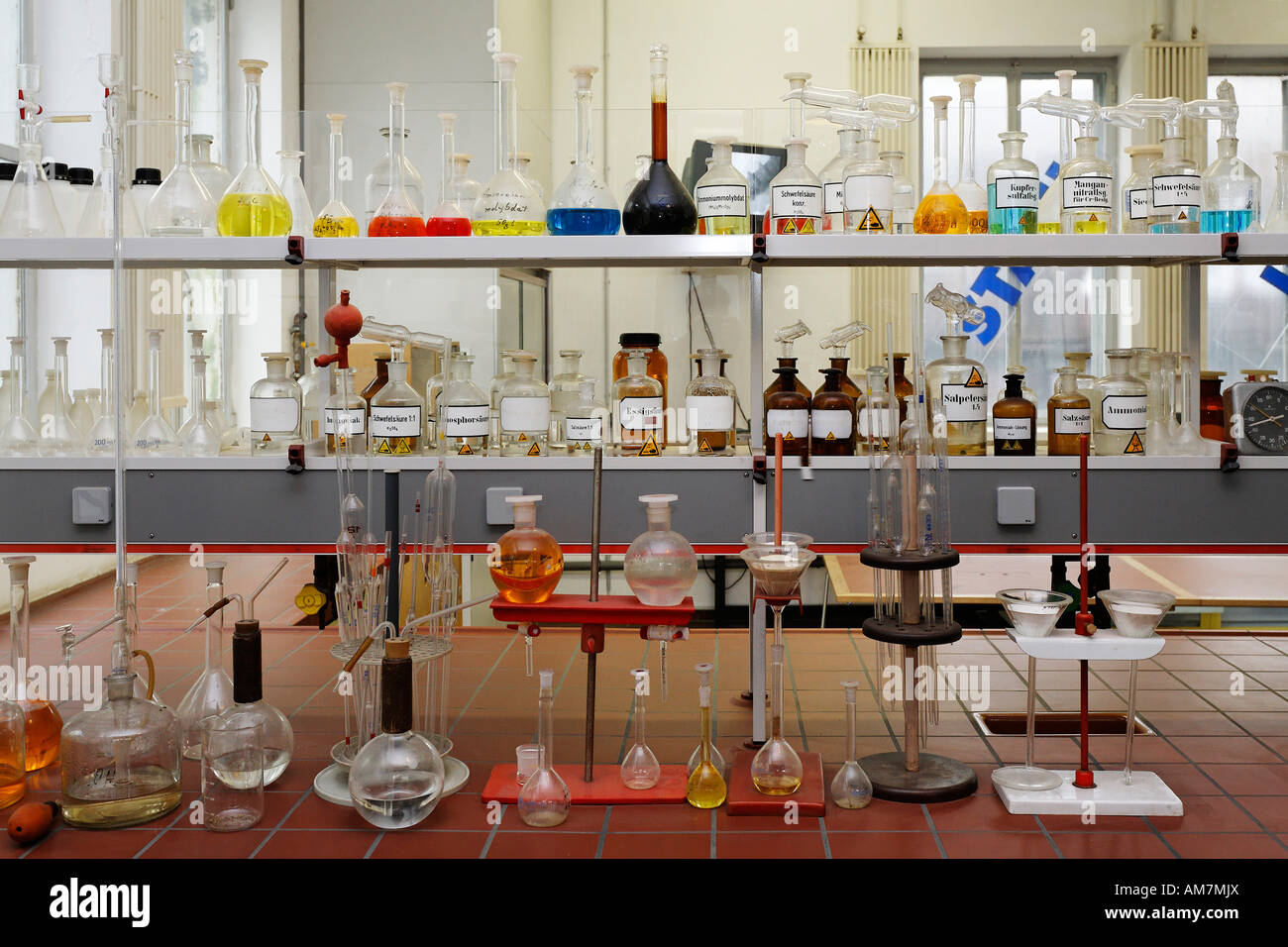 Metallurgical laboratory hi-res stock photography and images - Alamy