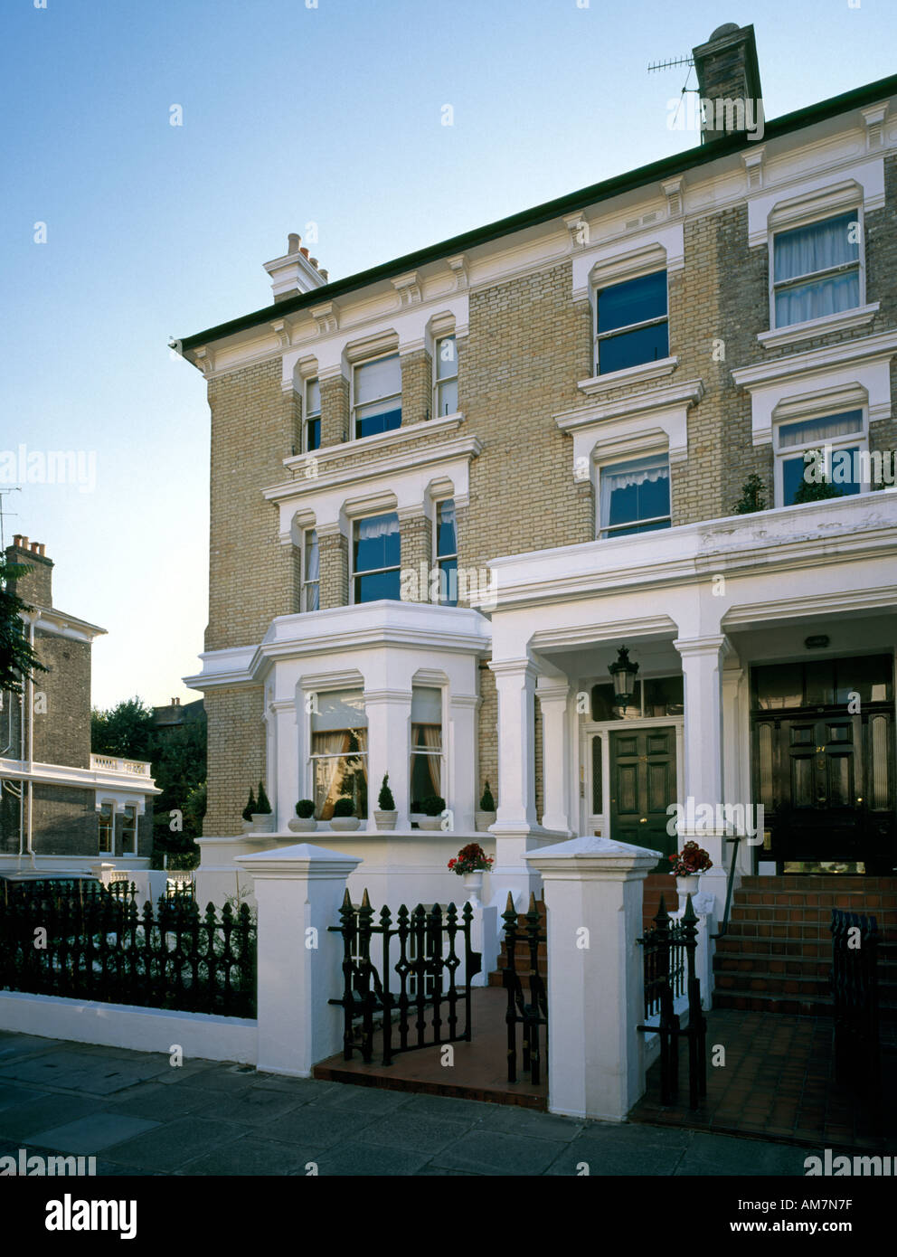 Corner House in Chelsea London SW10 England Stock Photo - Alamy