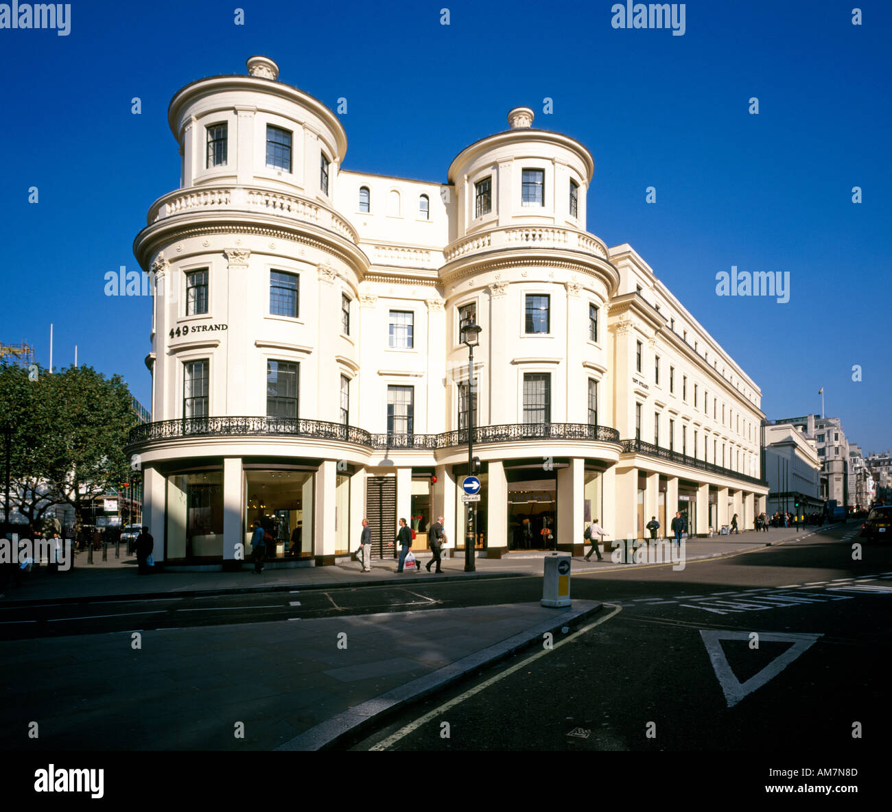 Coutts bank strand hi-res stock photography and images - Alamy