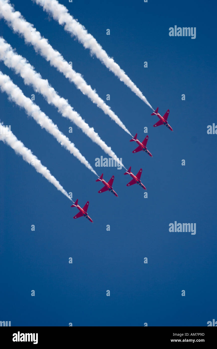 Red Arrows Formation Aerobatic Flying Team display aircraft aeroplanes ...
