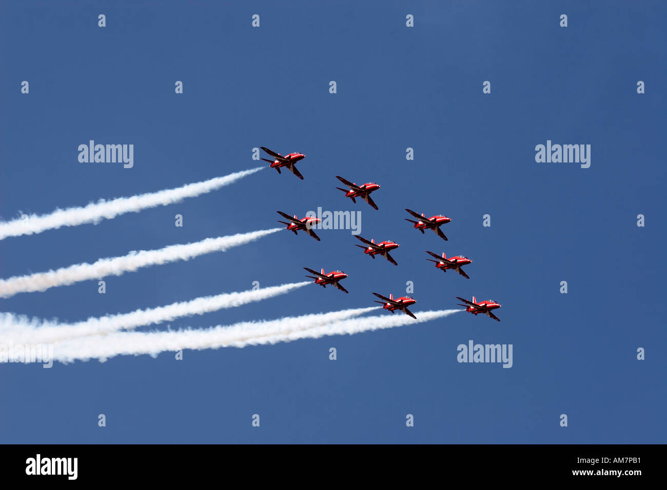 Red Arrows Formation Aerobatic Flying Team display aircraft aeroplanes ...