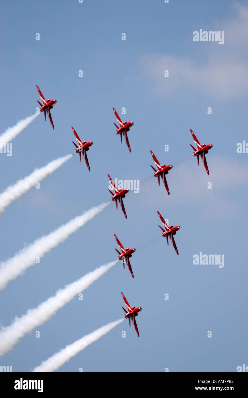 Red Arrows Formation Aerobatic Flying Team display aircraft aeroplanes ...