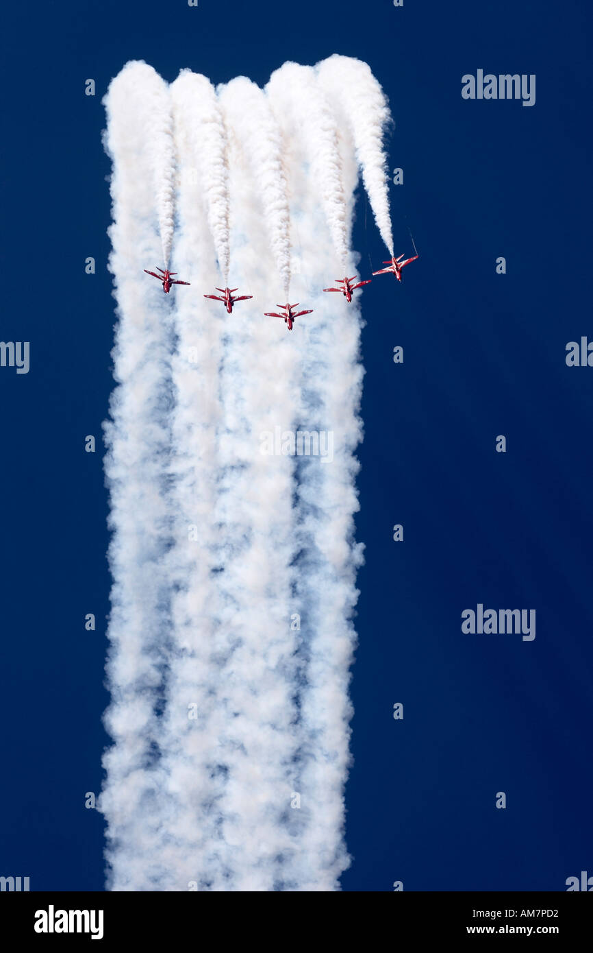 Red Arrows Formation Aerobatic Flying Team display aircraft aeroplanes ...