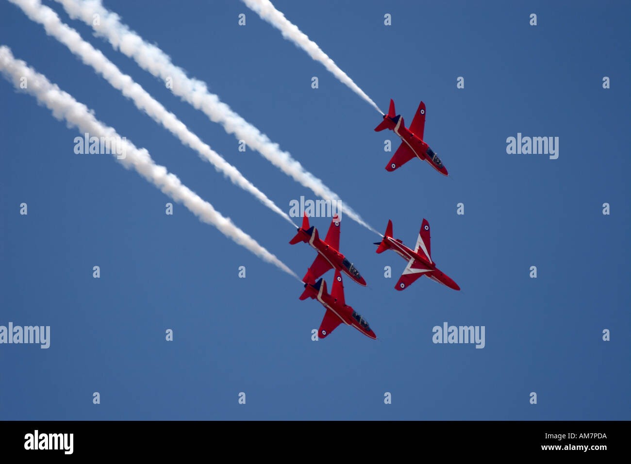 Red Arrows Formation Aerobatic Flying Team display aircraft aeroplanes ...