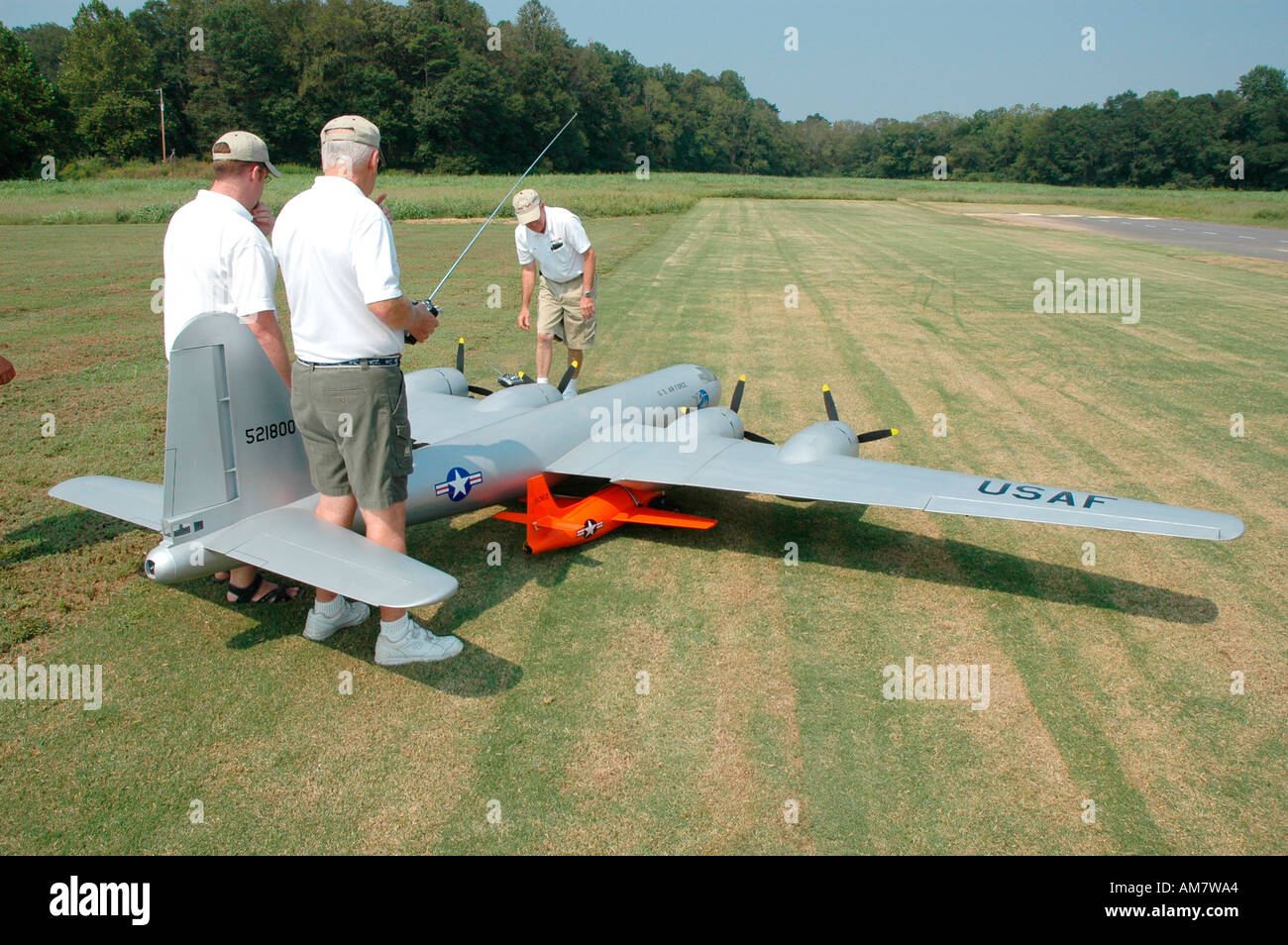 B 29 20 foot wingspan with Bell X 1 rocket at War-bird flying for real ...