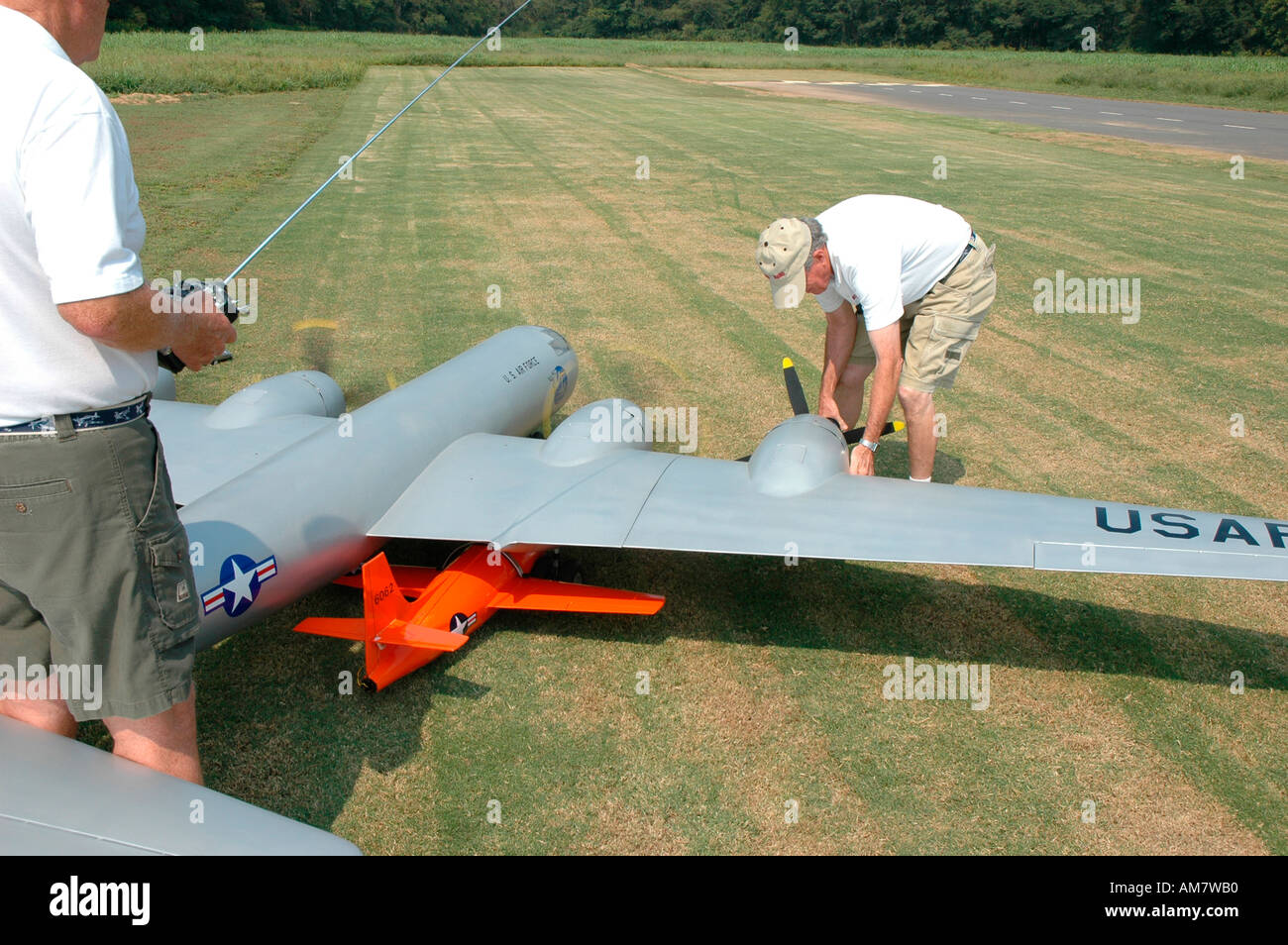 B 29 20 foot wingspan with Bell X 1 rocket at War-bird flying for real ...
