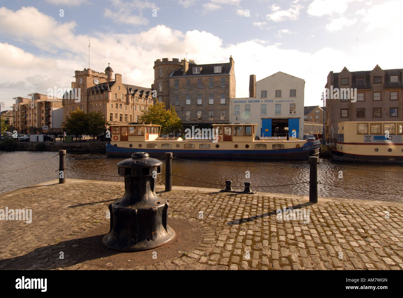 The shore outside view edinburgh scotland Stock Photo - Alamy