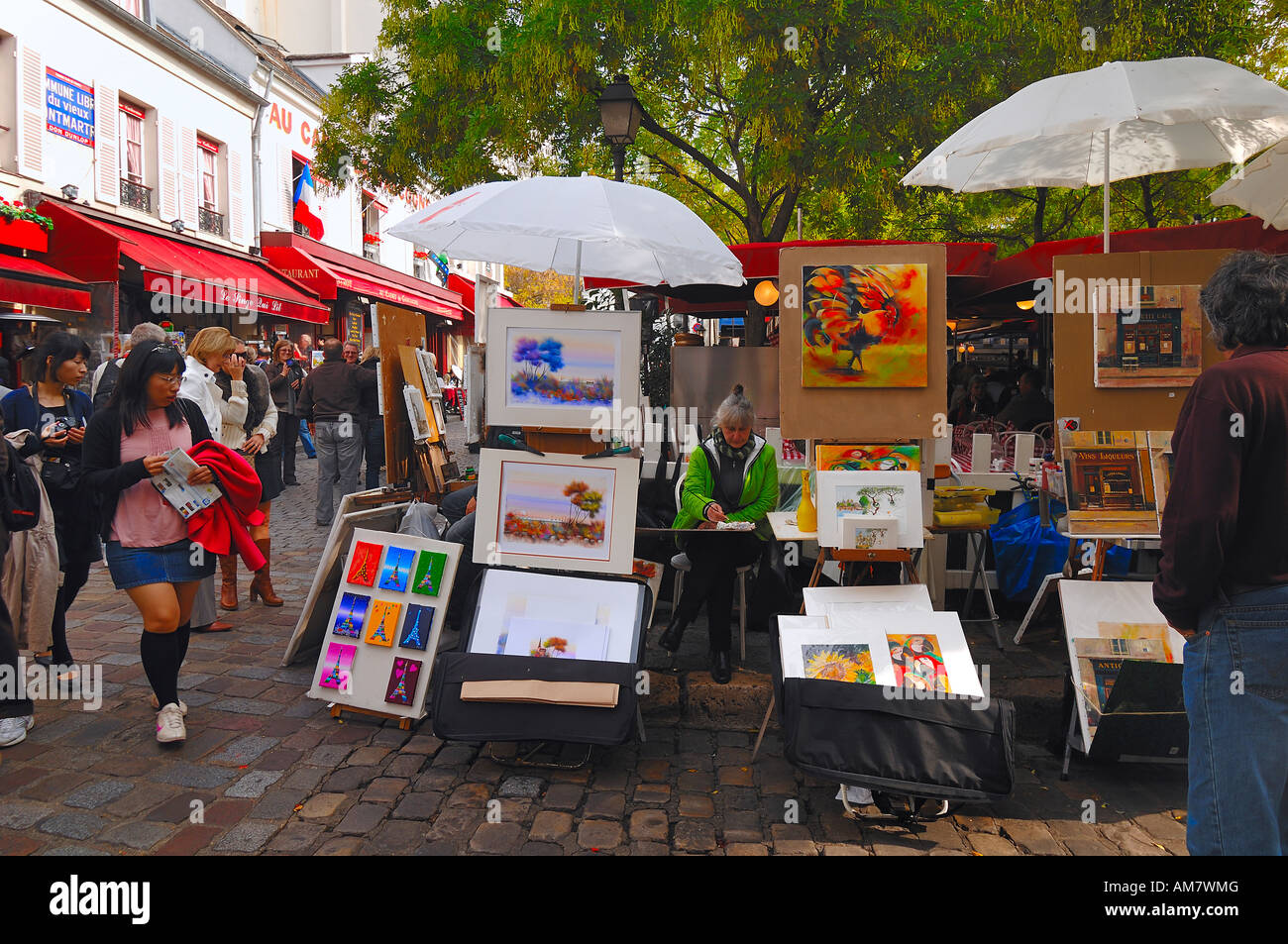 Artists in the montmartre area of paris hi-res stock photography and ...