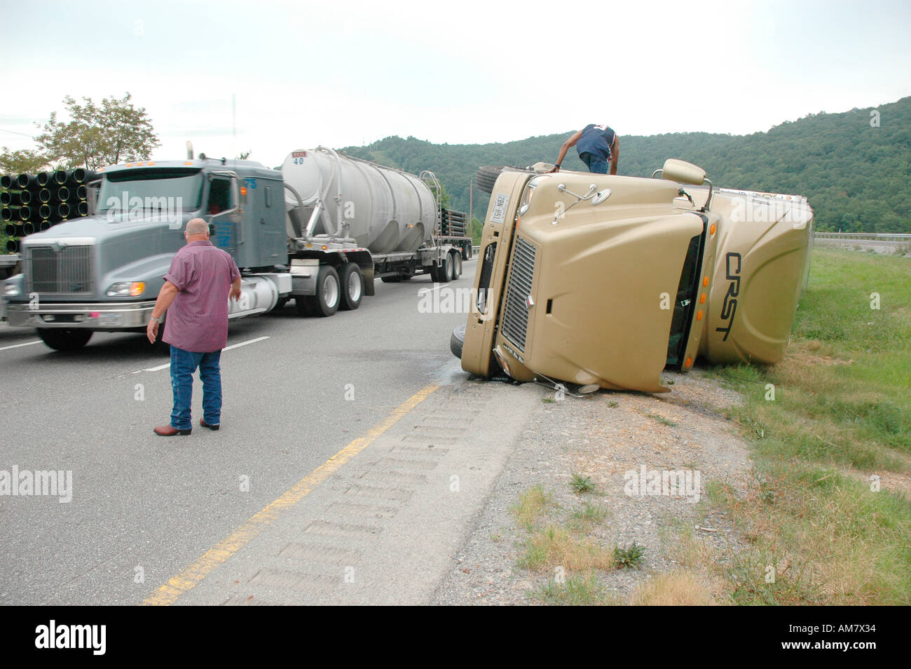 18 wheeler flips on its side with no injuries on I75 in Kentucky ...