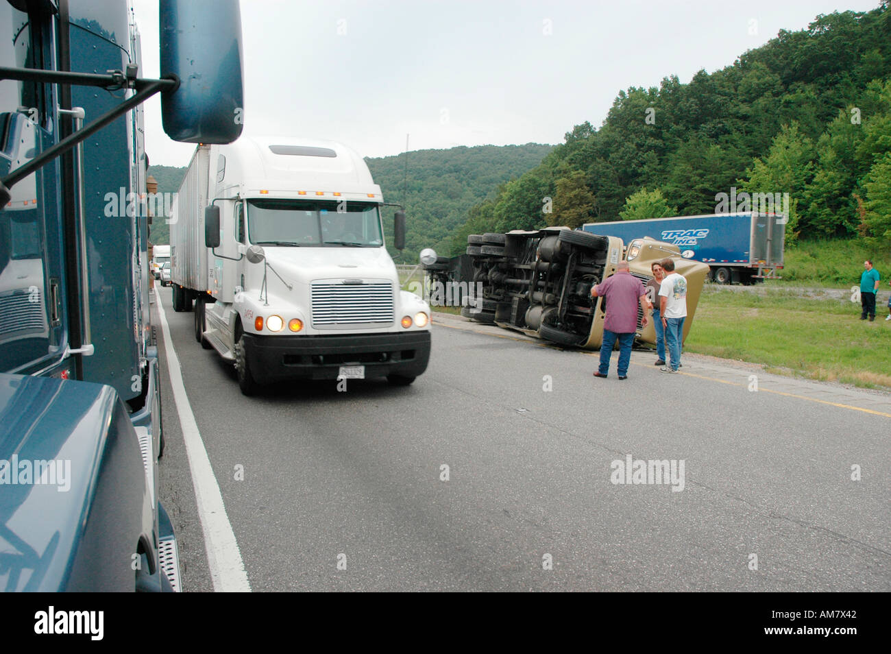 18 wheeler flips on its side with no injuries on I75 in Kentucky ...