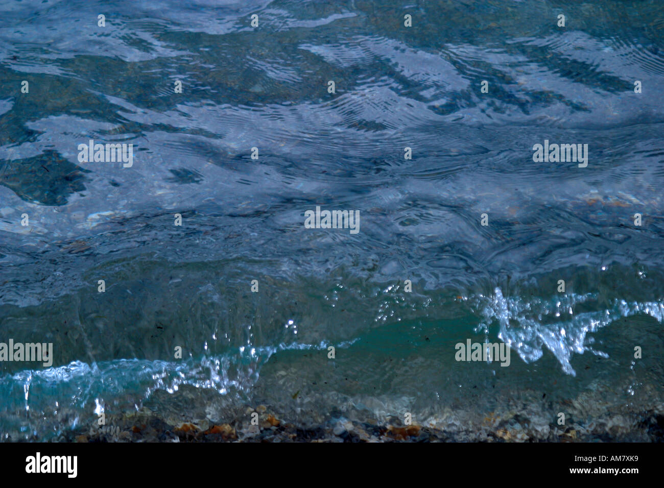 Sun reflecting off the ocean water surface Stock Photo - Alamy