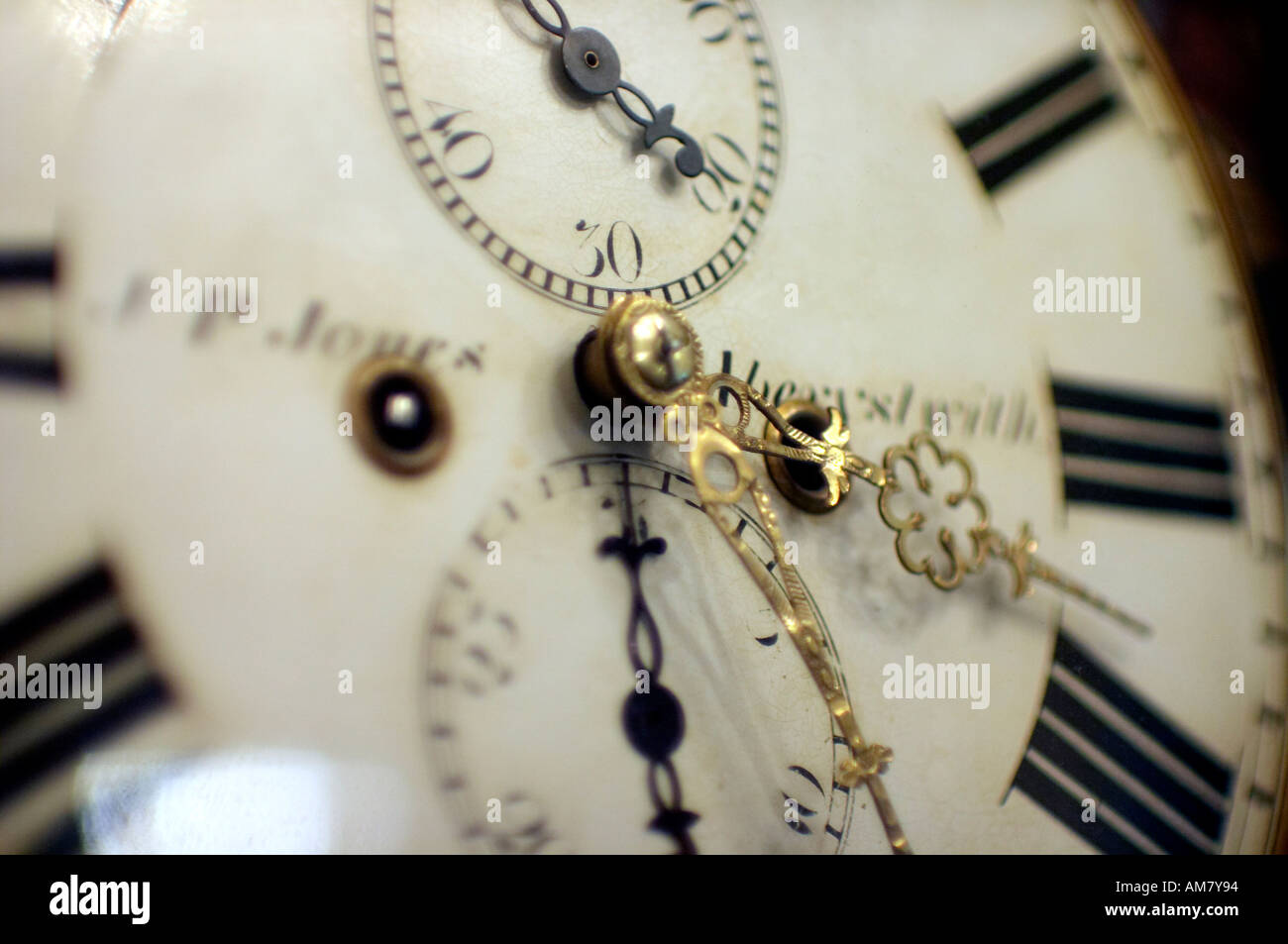 Grandfather clock face hands hi-res stock photography and images - Alamy