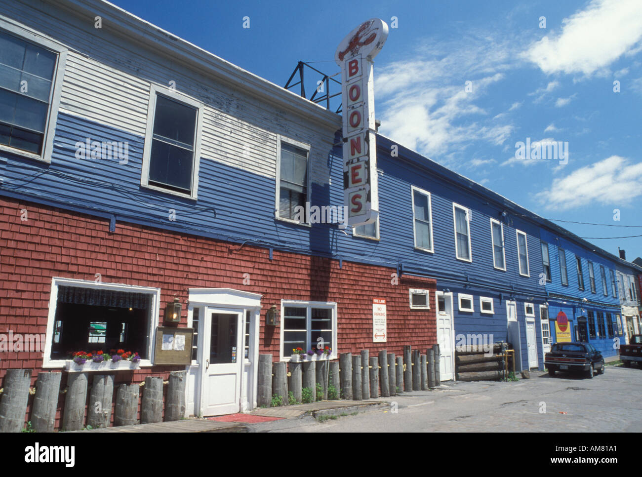Waterfront restaurant portland maine hi-res stock photography and ...