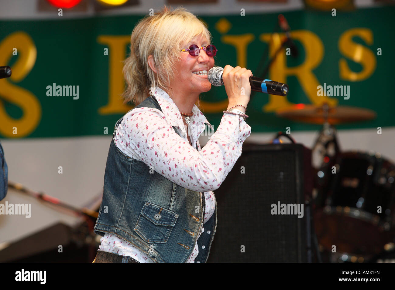 German it group hi-res stock photography and images - Alamy