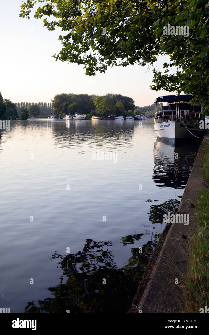River Thames in central Reading from the Thames path between Caversham ...