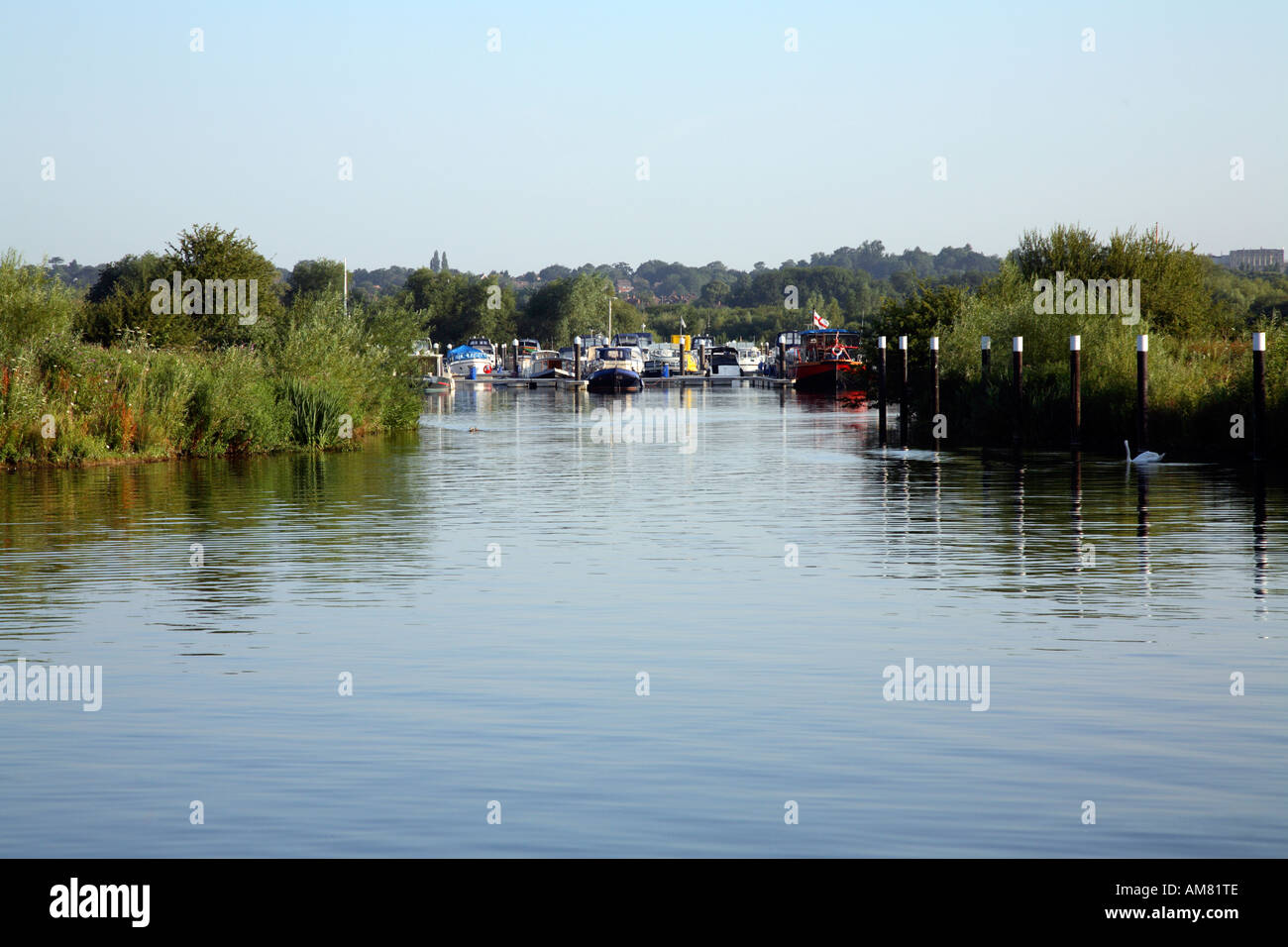 Entrance to the thames hi-res stock photography and images - Alamy