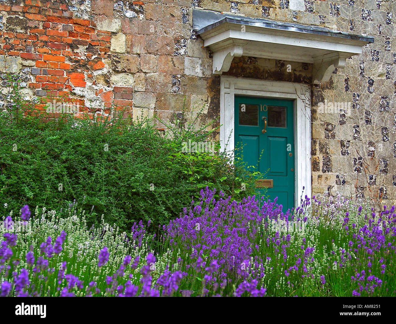 A cottage door in the English countryside Stock Photo - Alamy