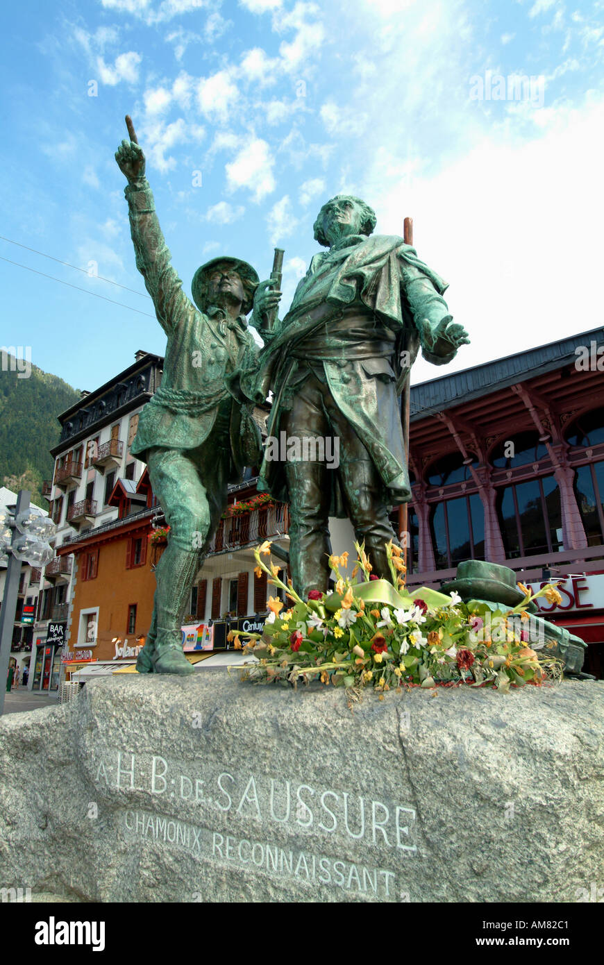 France haute savoie chamonix statue hi-res stock photography and images ...