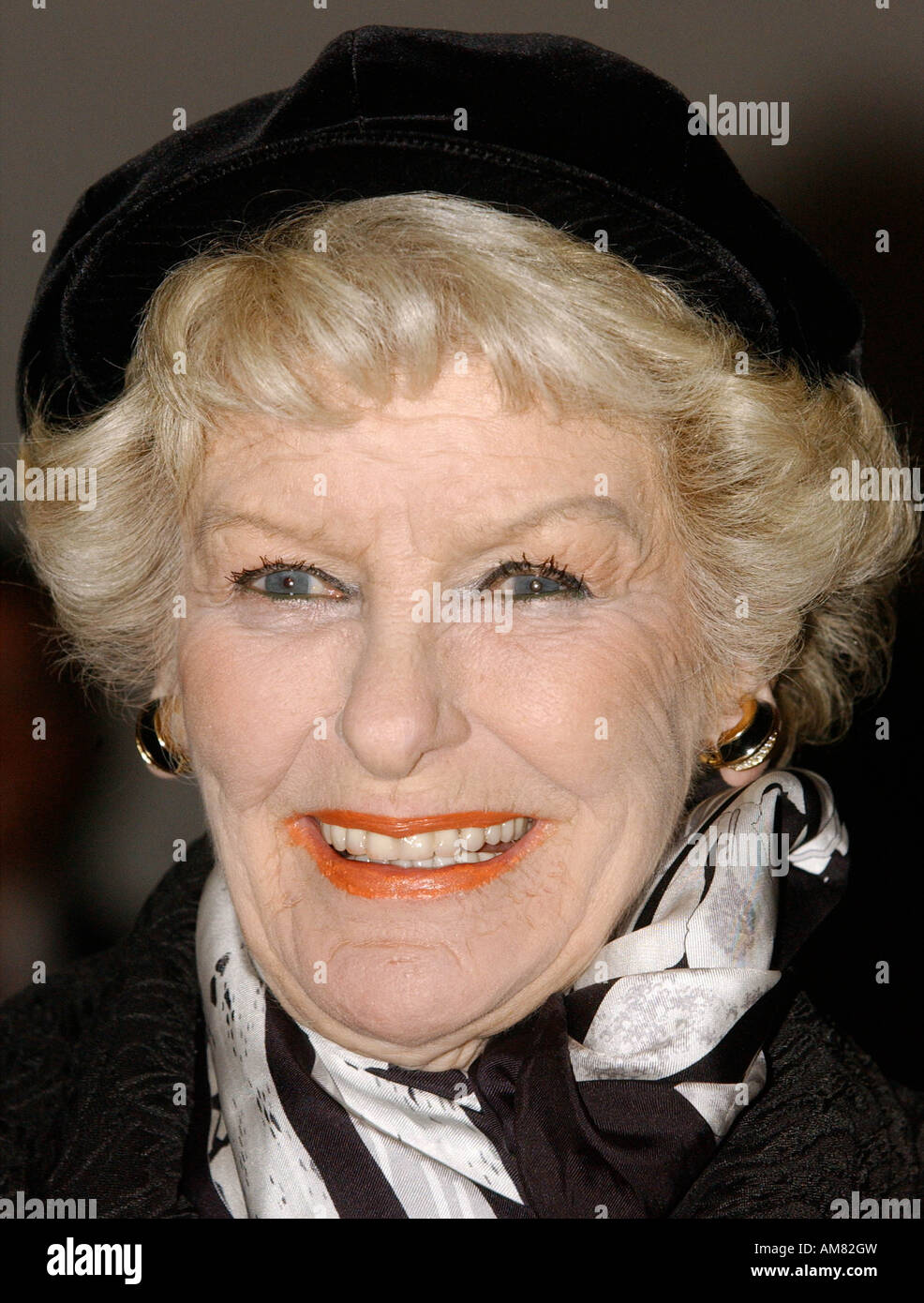 Elaine Stritch arrives to the Kennedy Center for the 6th Annual Mark ...