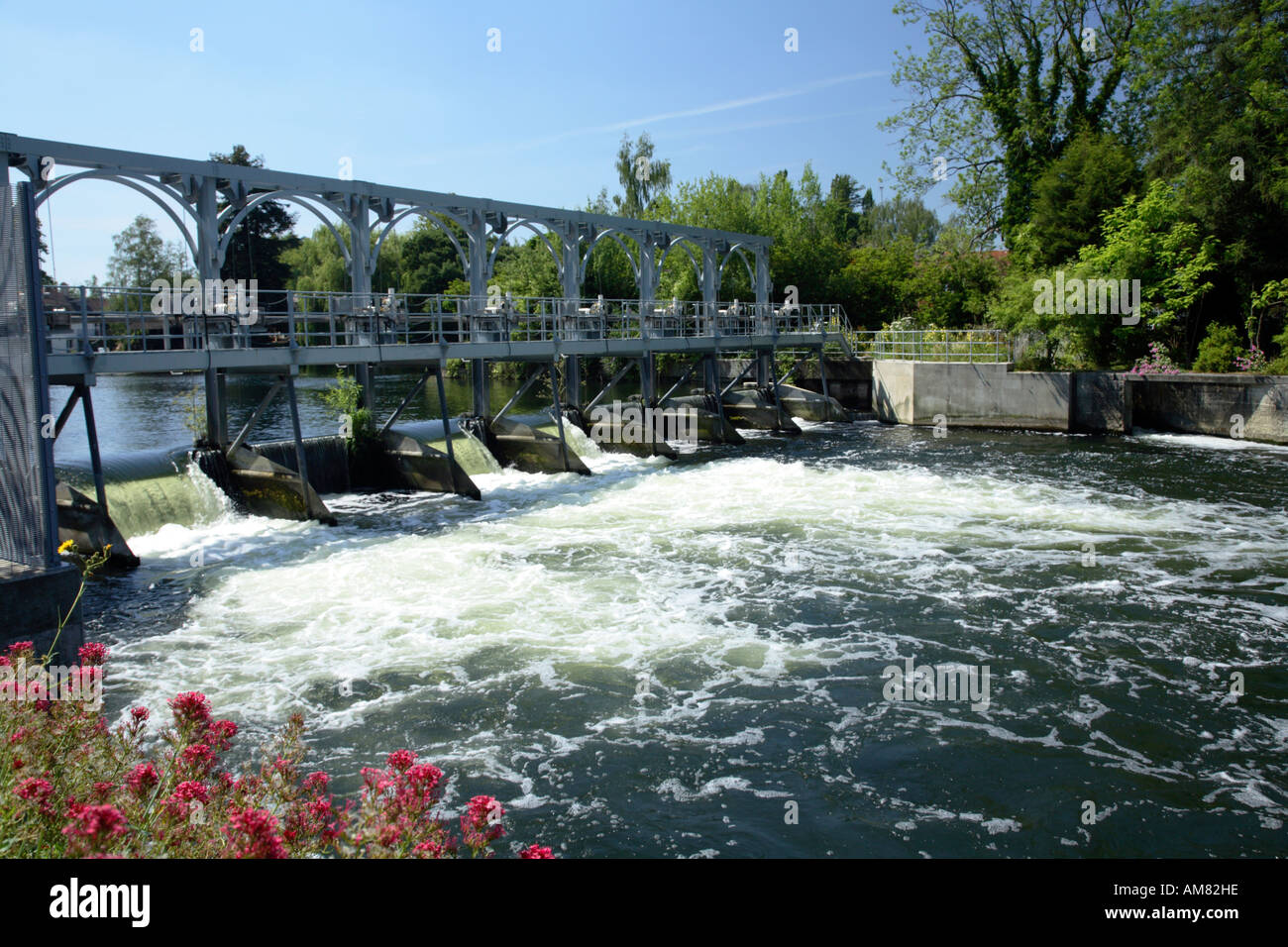 Sunlight on tumbling water hi-res stock photography and images - Alamy
