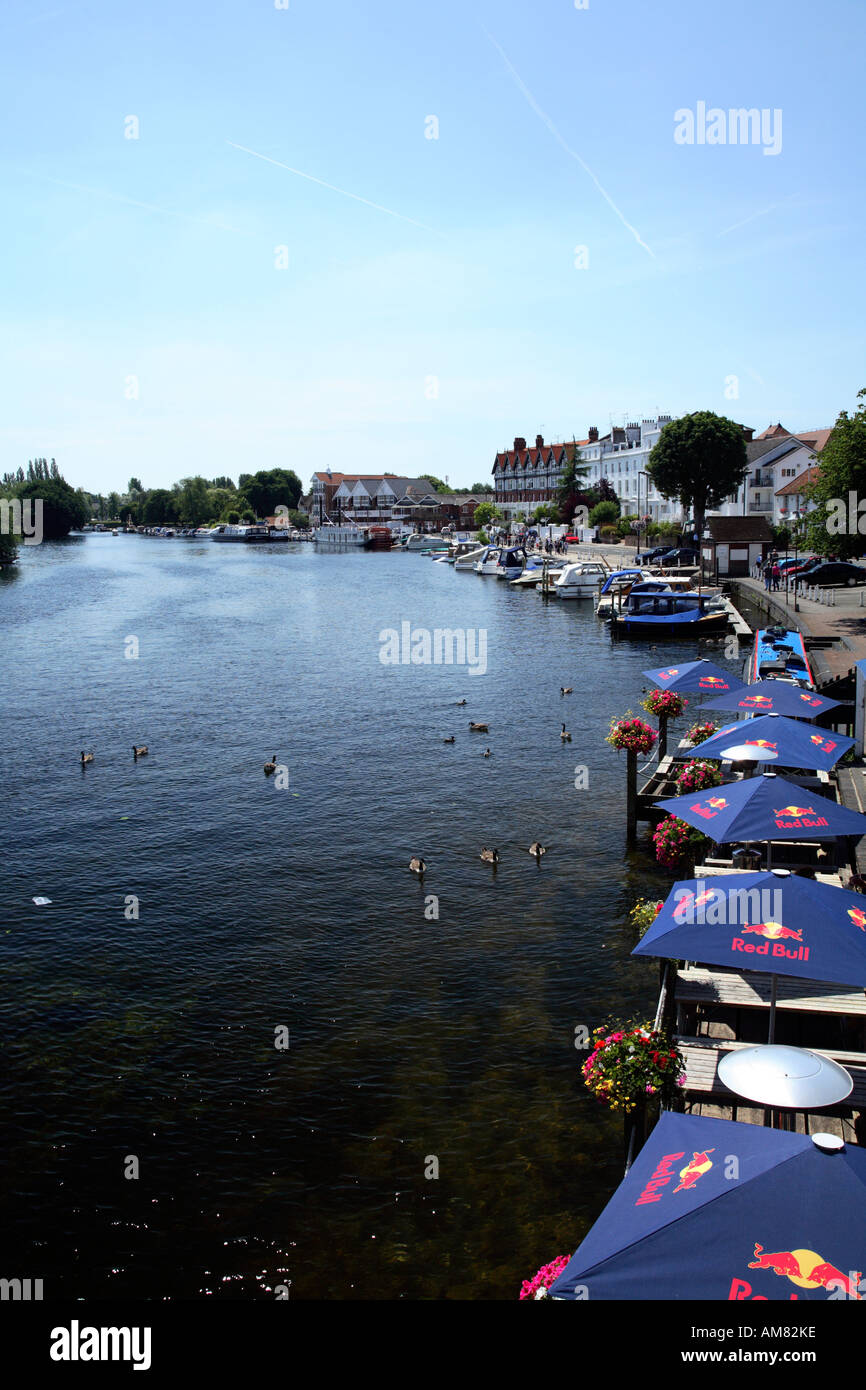 View looking upstream of river Thames from Henley on Thames road bridge ...
