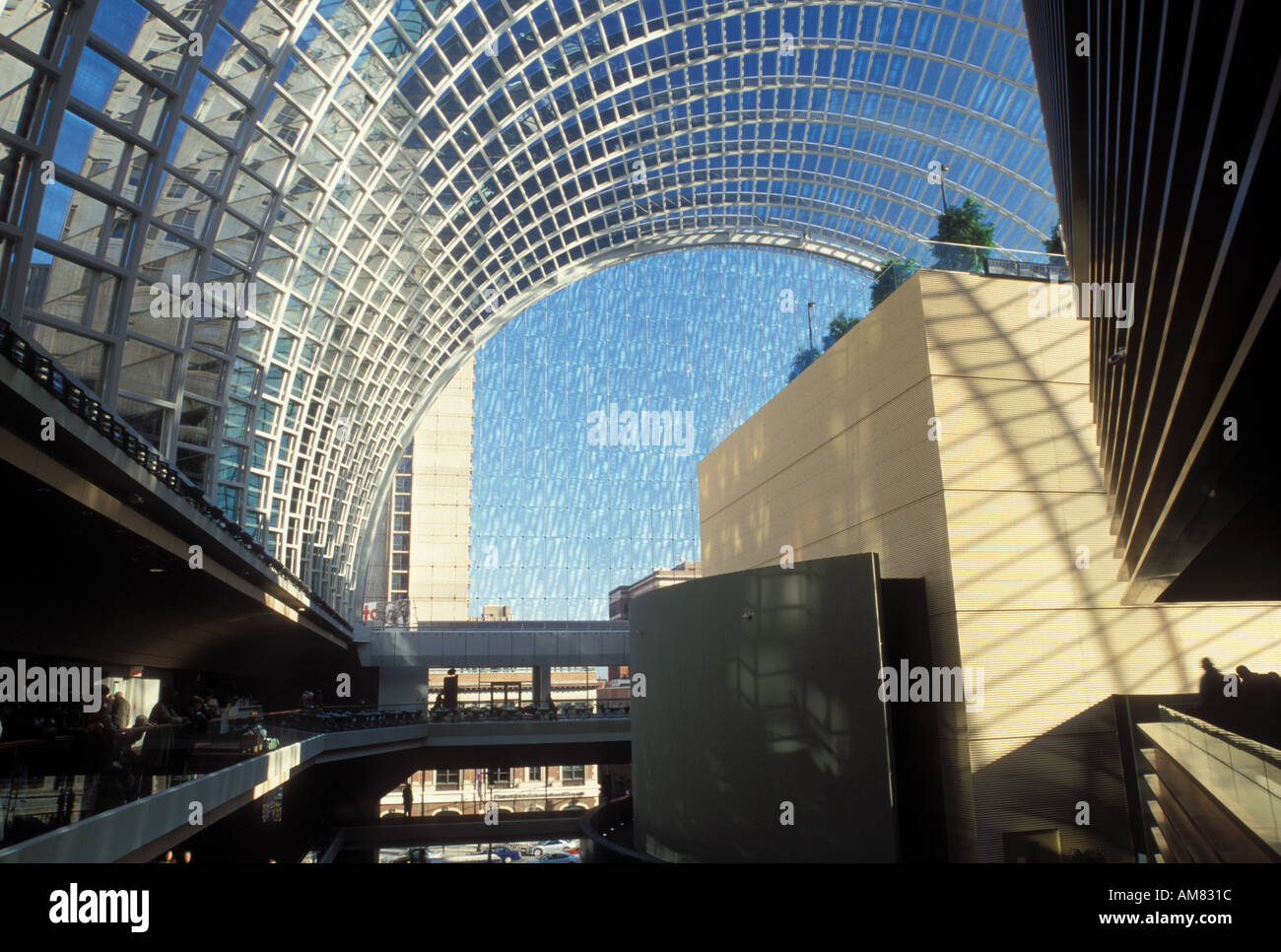 Glass enclosed atrium hi-res stock photography and images - Alamy