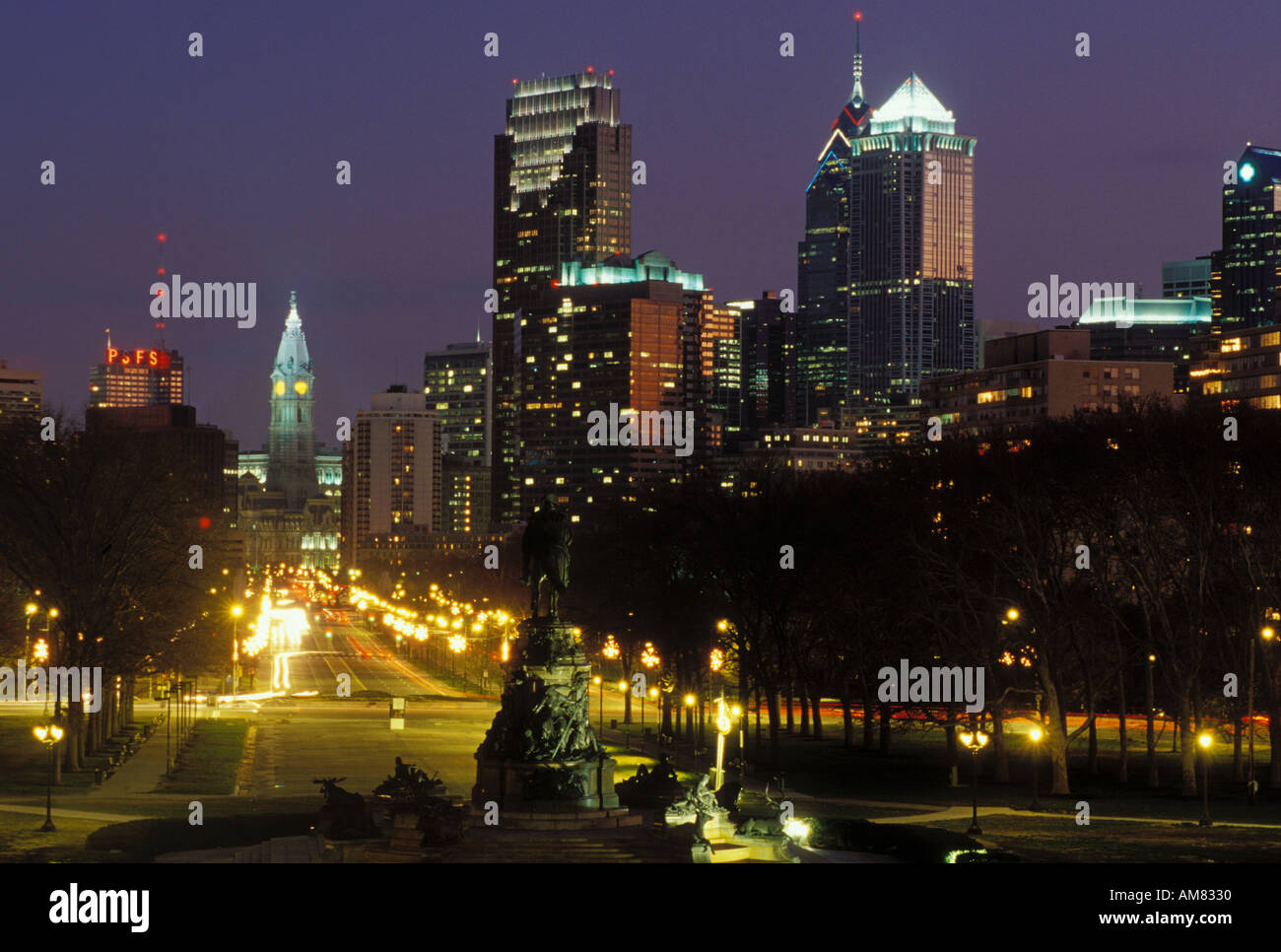 Philadelphia skyline downtown pennsylvania hi-res stock photography and ...