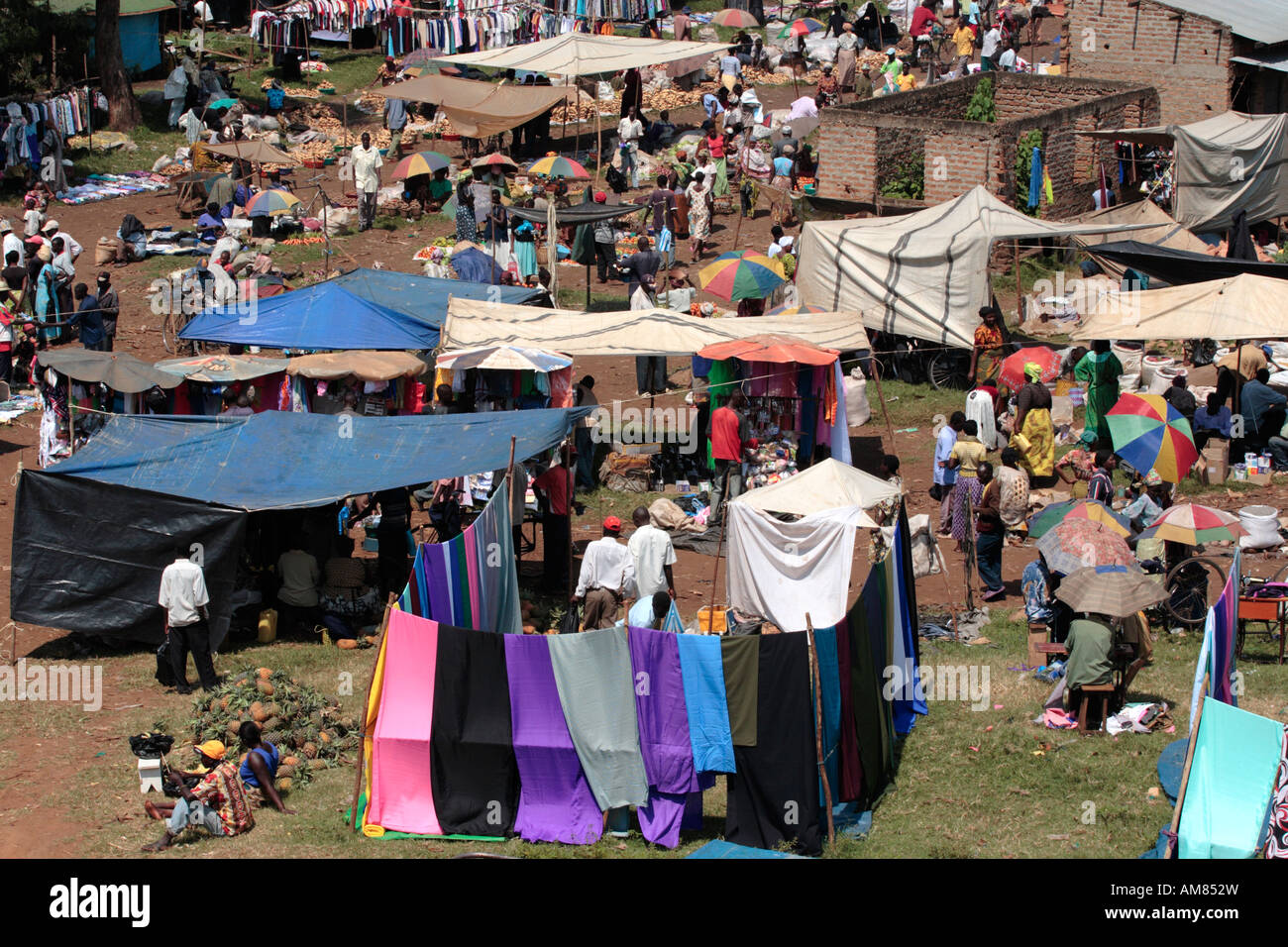 Entebbe uganda market hi-res stock photography and images - Alamy
