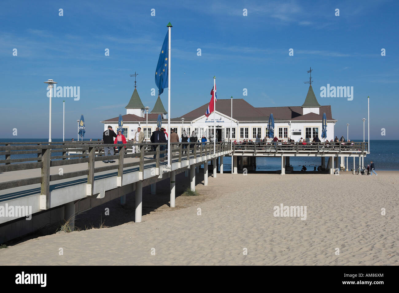 Ahlbeck strand urlauber hi-res stock photography and images - Alamy