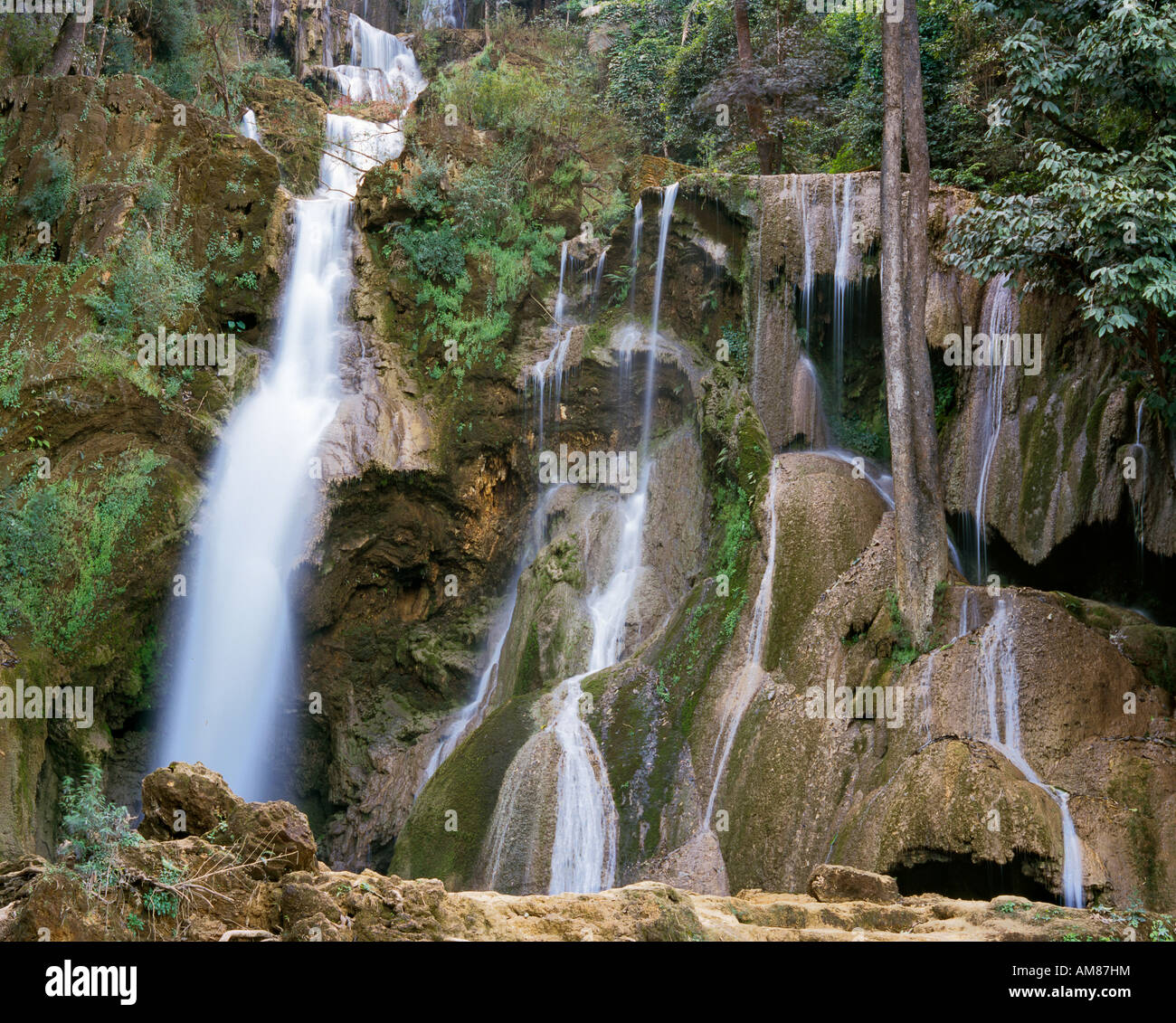 Tat Kuang Xi Wasserfall Tat Kuang Xi waterfall Luang Prabang Stock ...