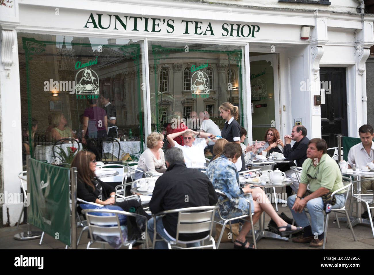 People sitting outside tea shop hi-res stock photography and images - Alamy