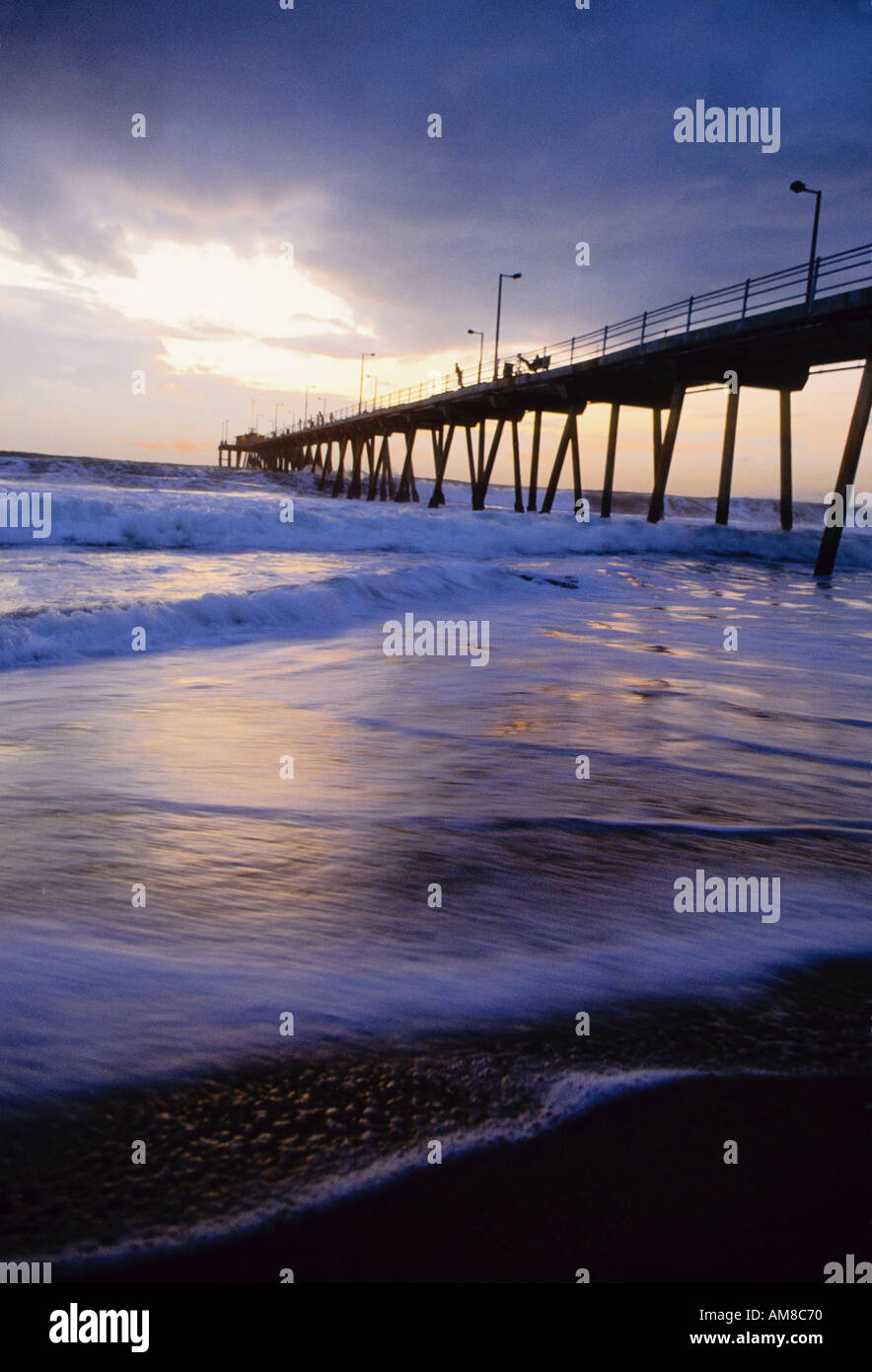 Hermosa beach pier sunset hi-res stock photography and images - Alamy