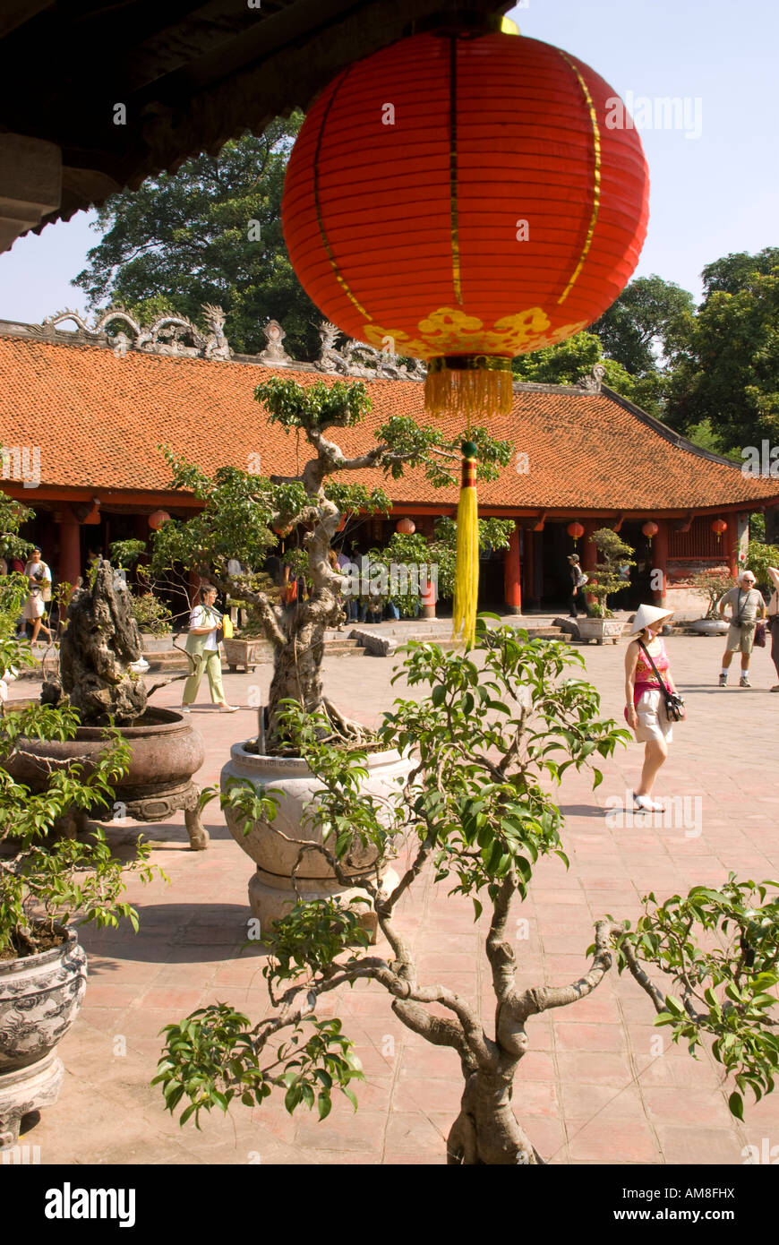 Hanoi's Van Mieu Temple of Literature main hall courtyard Stock Photo ...