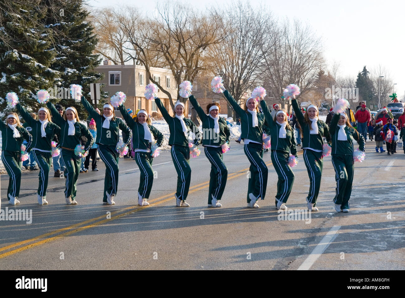 Cheer leaders stunt hi-res stock photography and images - Alamy