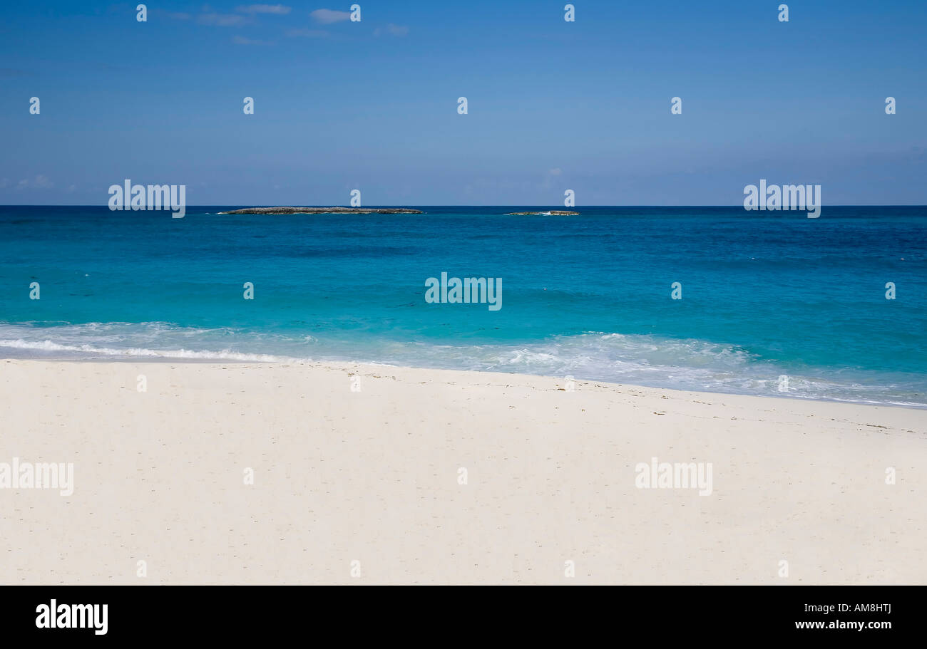 Empty Ocean Beach Stock Photo - Alamy