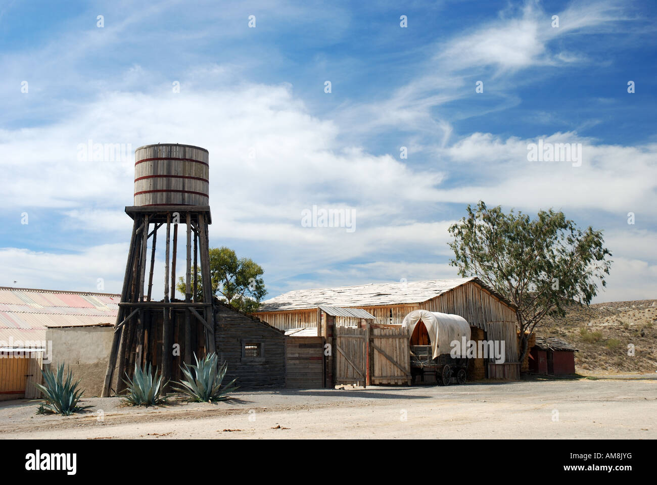 Old west scenery with horse and wagon hi-res stock photography and ...