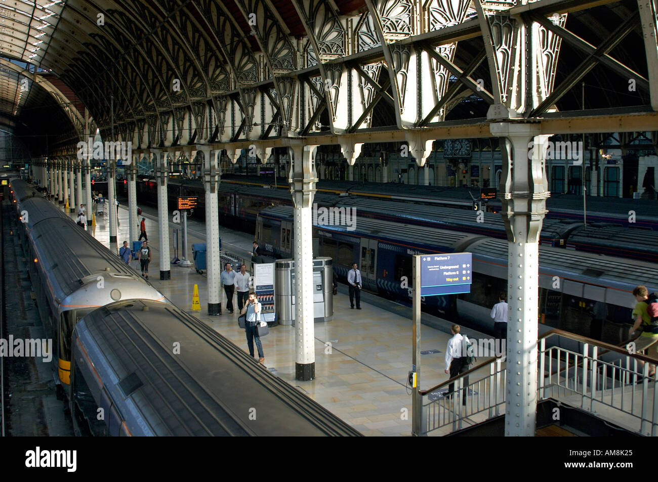 Paddington station arches hi-res stock photography and images - Alamy