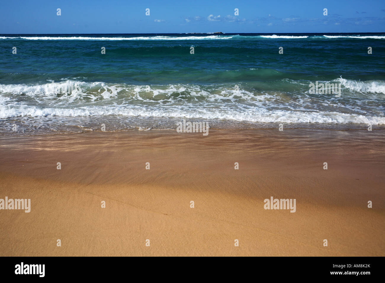 Perfectly sandy beach hi-res stock photography and images - Alamy
