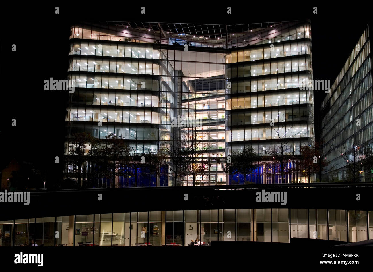 3 More London Riverside, Modern office development next to city hall ...