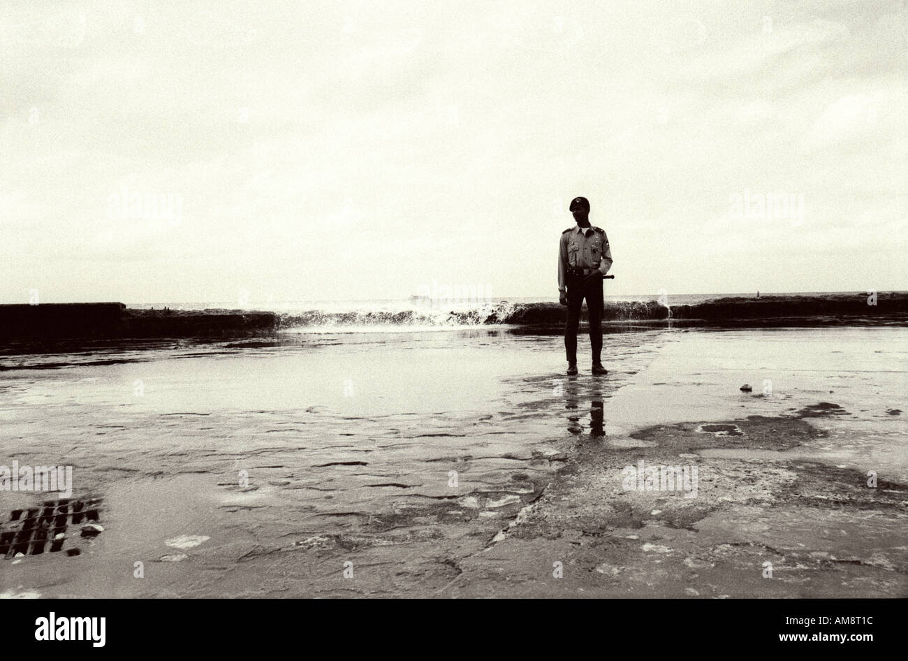 Cuban policeman hi-res stock photography and images - Alamy