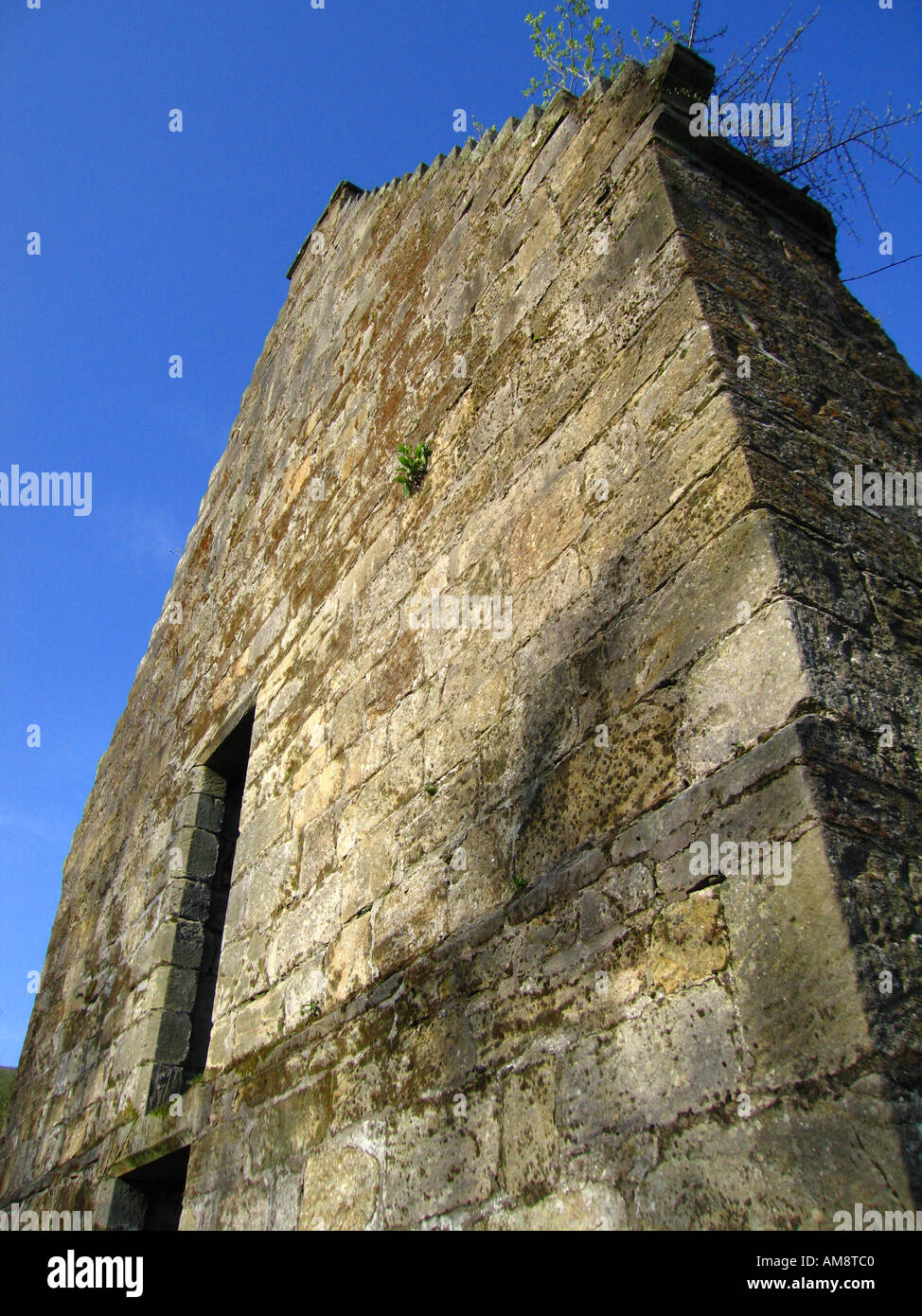 Gable end of derelict building hi-res stock photography and images - Alamy