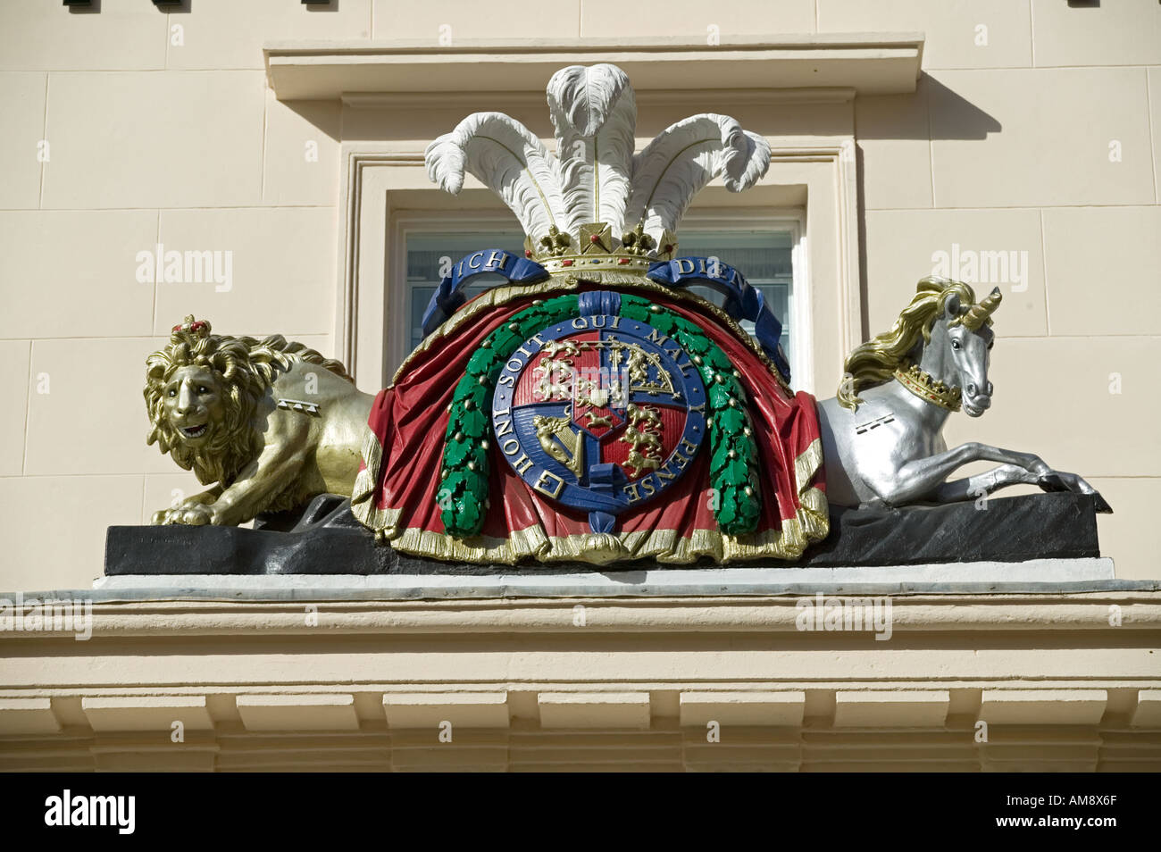 Prince of wales crest hi-res stock photography and images - Alamy