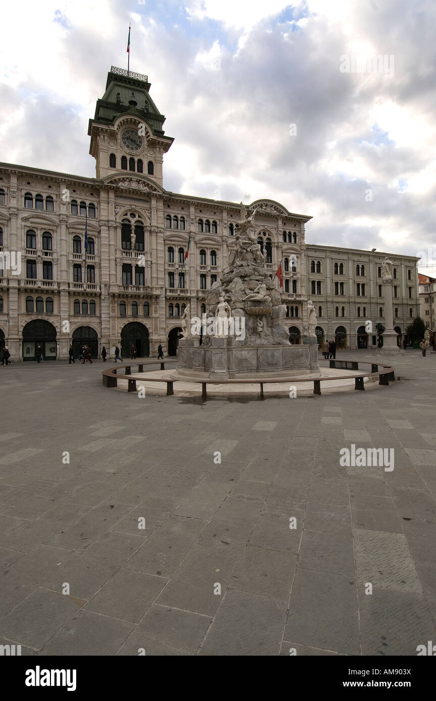 town hall in Unità d'Italia Square in Trieste Stock Photo - Alamy